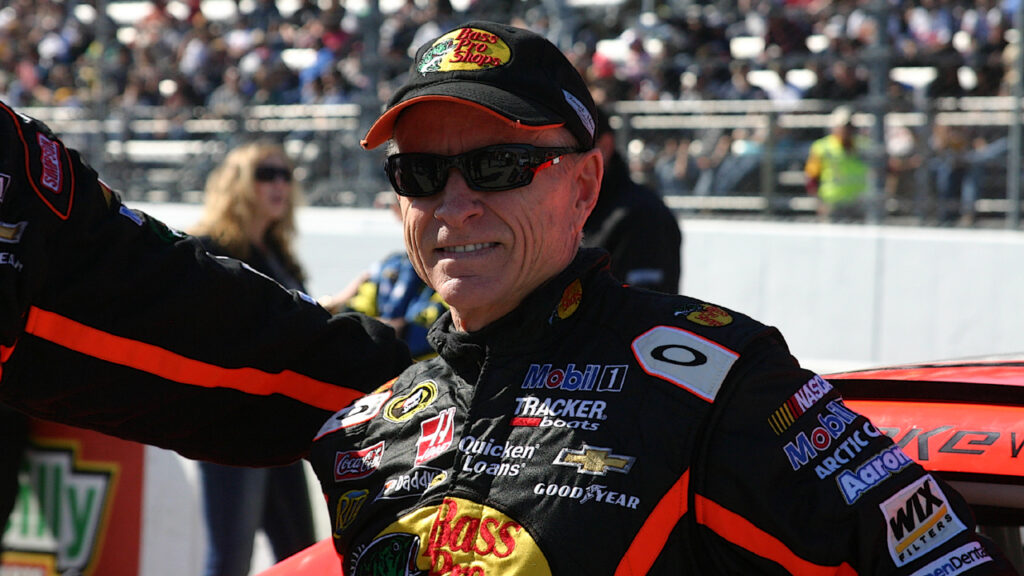Mark Martin reflects on ‘crazy’ Martinsville victory – Short Track Scene